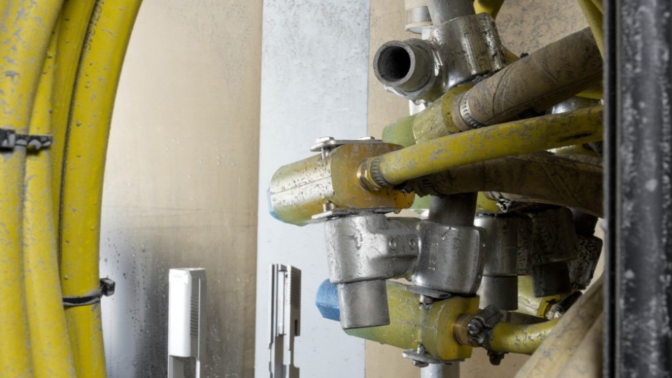 Robotic Wet Blasting - Automated Wet Blast Equipment | Midvale Industries